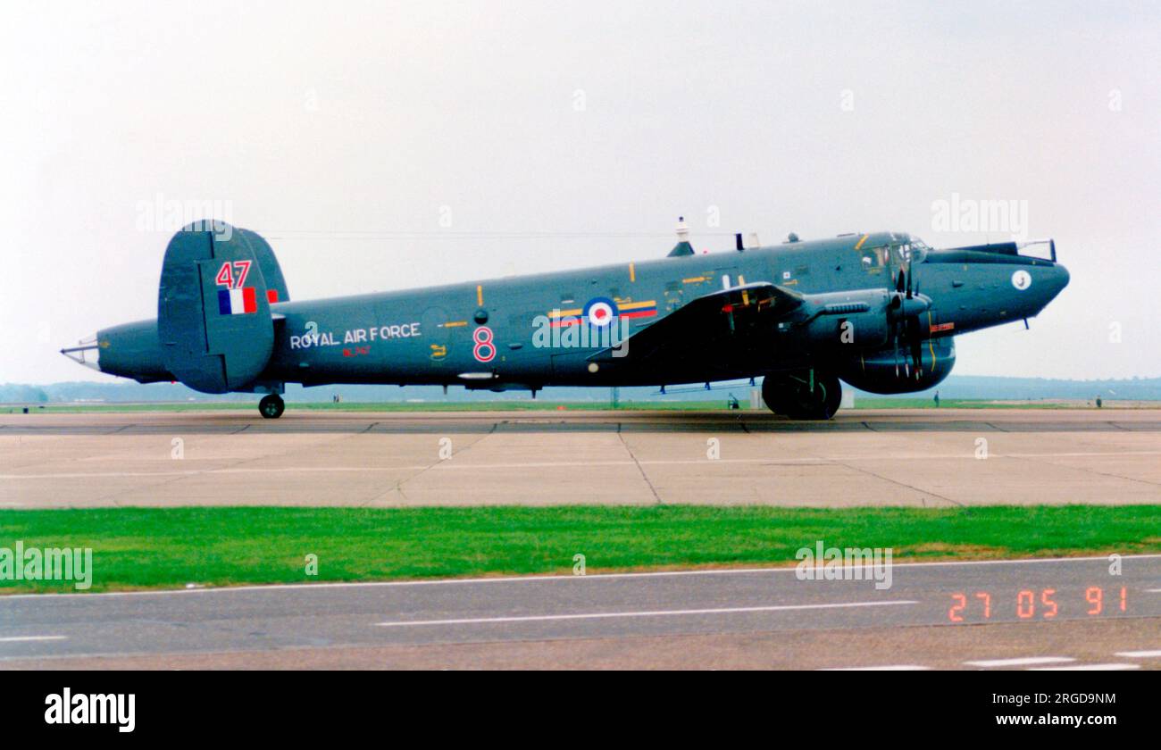 Avro shackleton aeroplane hi-res stock photography and images - Alamy
