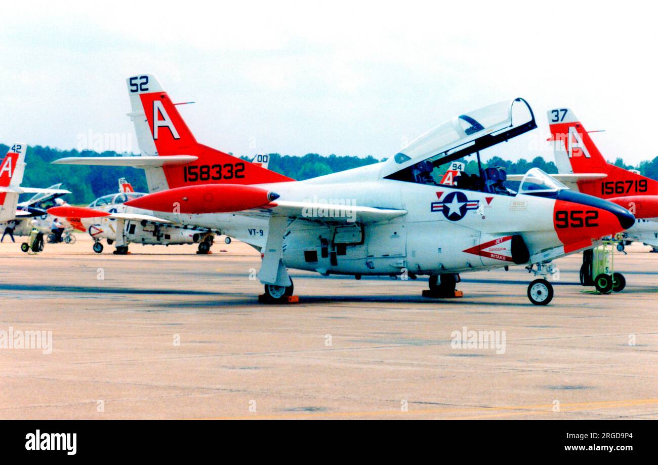 340 23 hi-res stock photography and images - Alamy