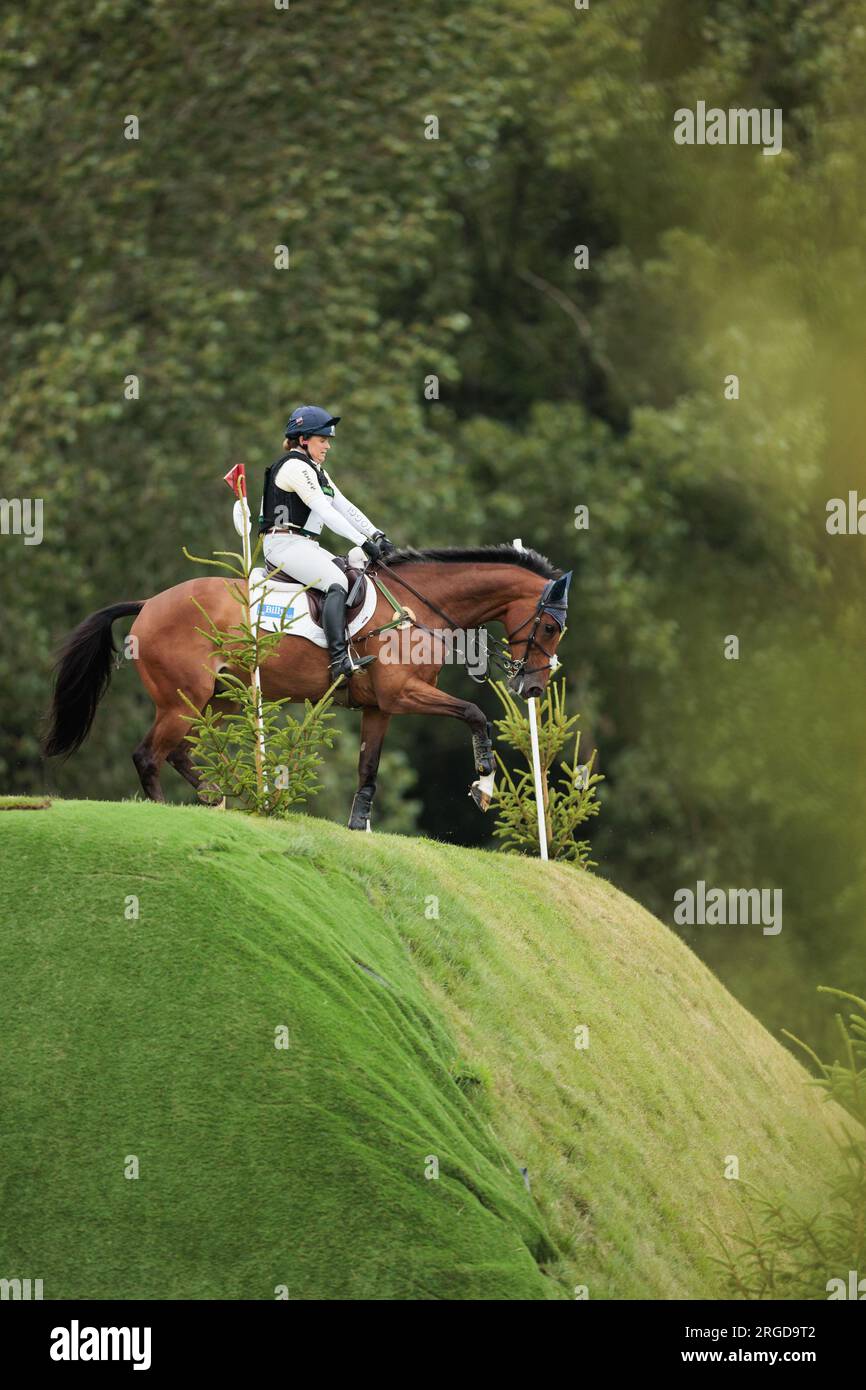 Pippa funnell hickstead hi-res stock photography and images - Alamy