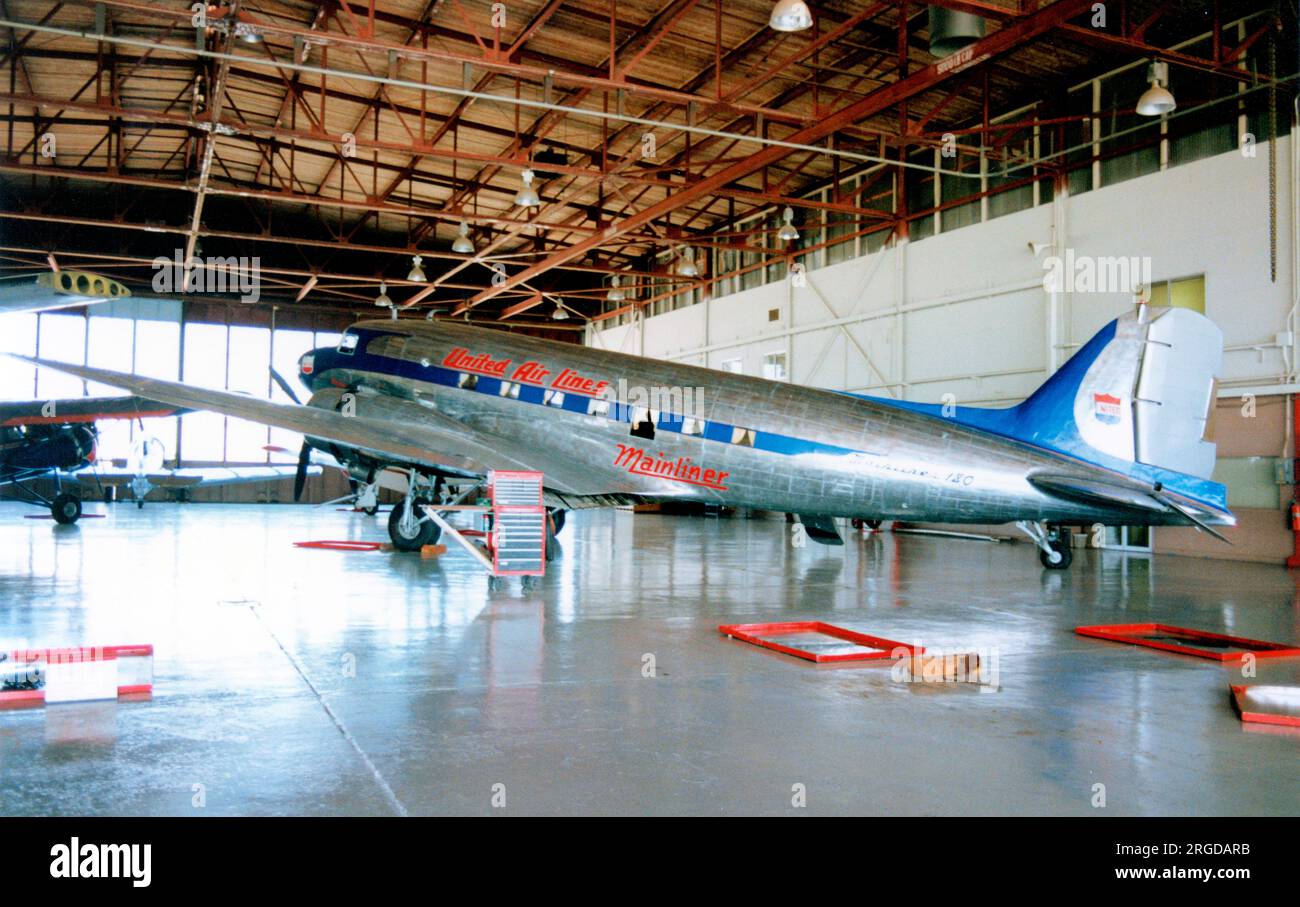 Douglas DC-3A-S1C3G N16070 (msn 1910), at the Evergreen Heritage ...