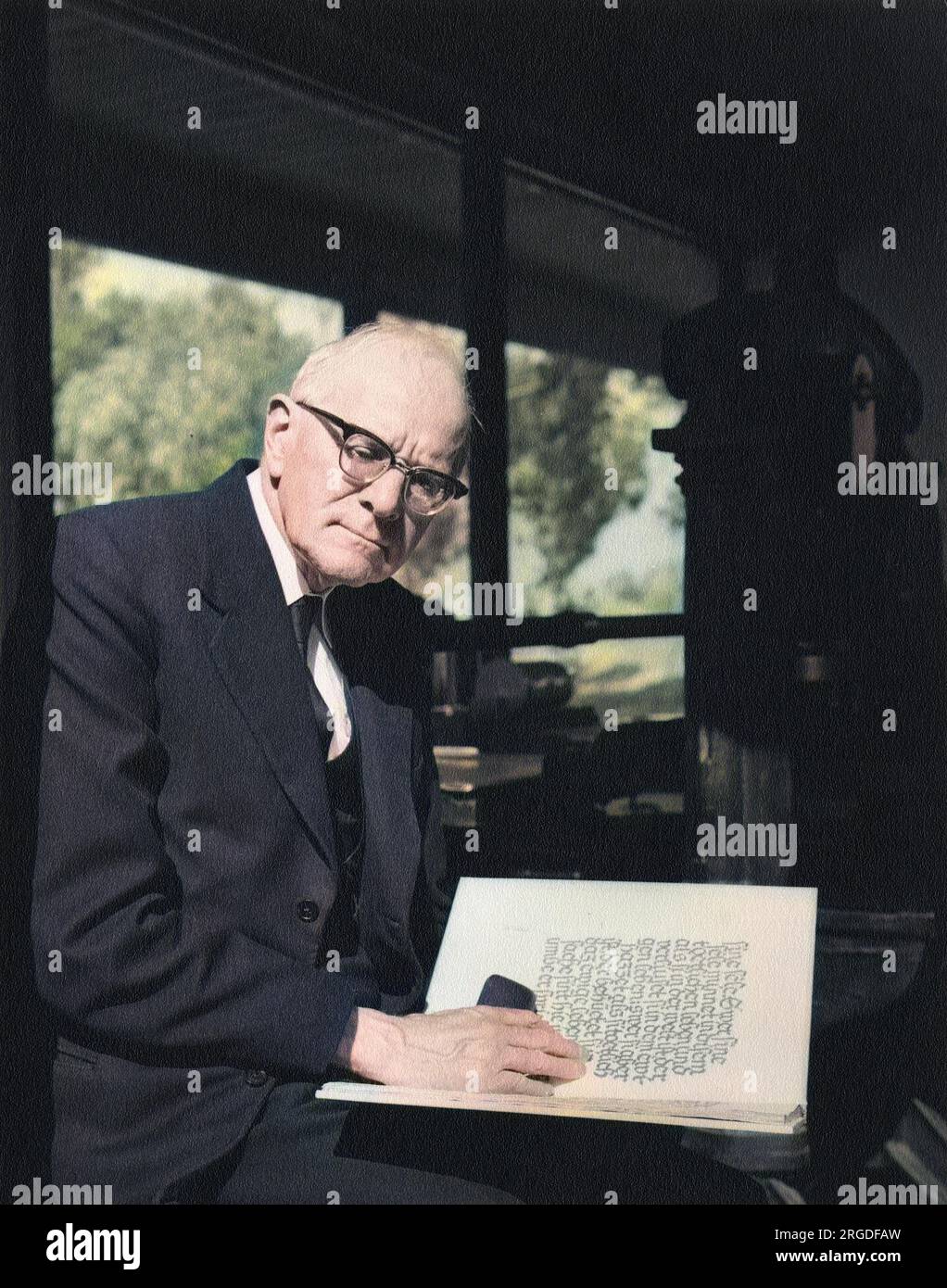 STANLEY MORRISON Typographer and type designer Stock Photo - Alamy