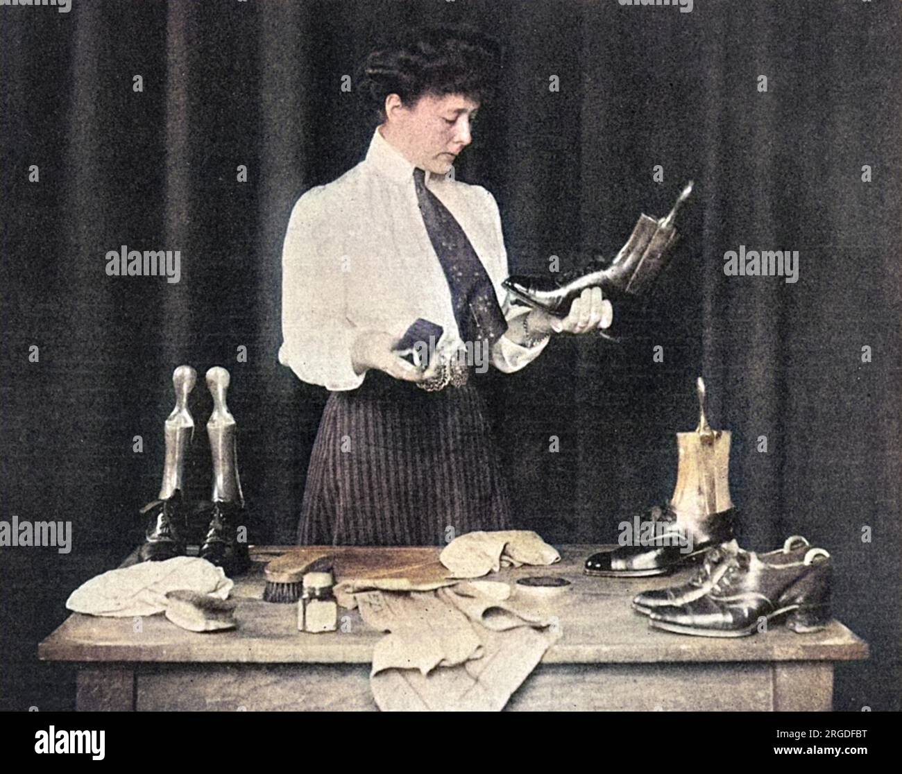 Photograph demonstrating how to polish shoes to ensure a perfect shine ...