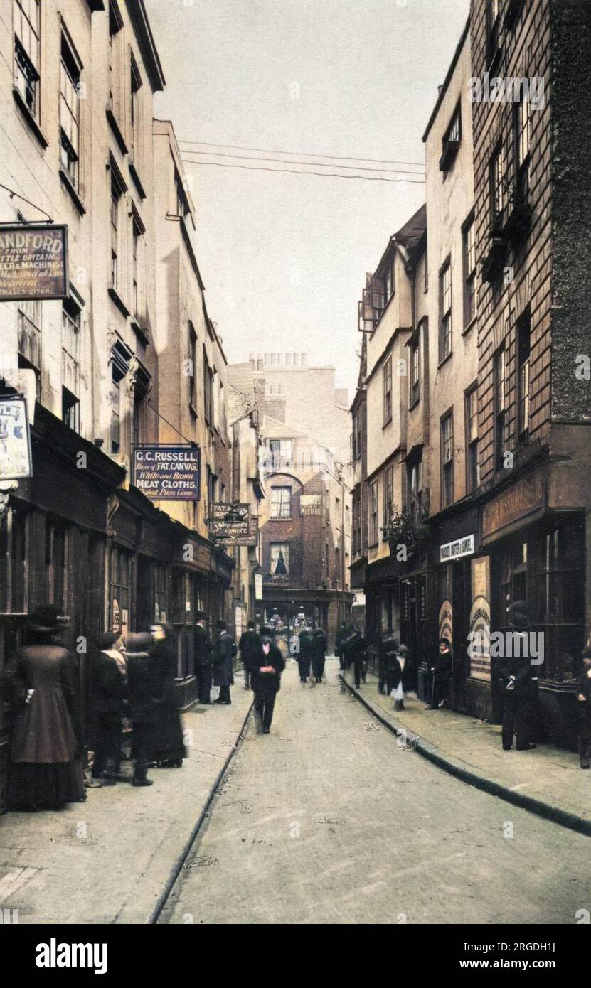 From middle hi-res stock photography and images - Alamy