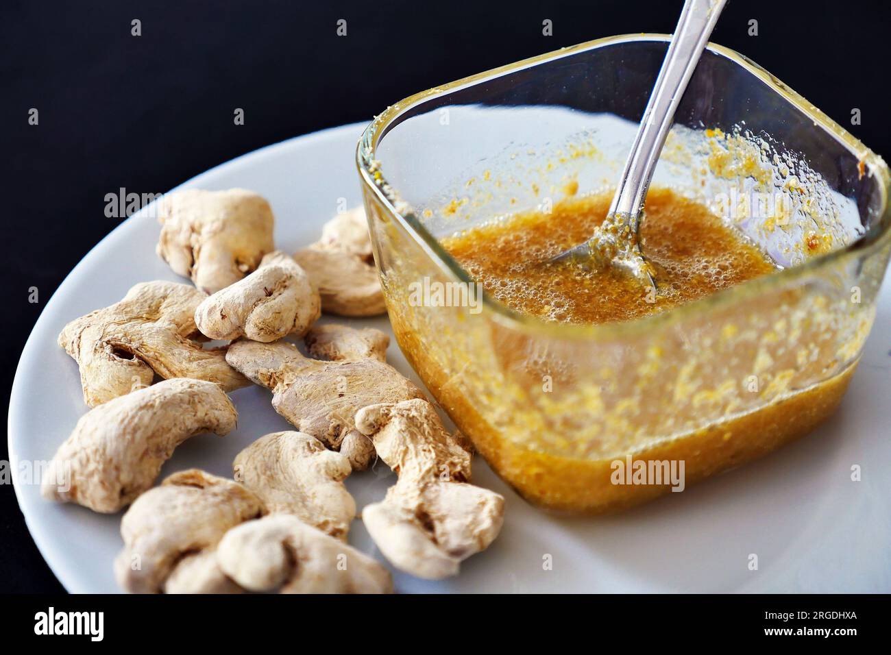 homemade natural honey and ginger mixture, medicinal honey and ginger ...