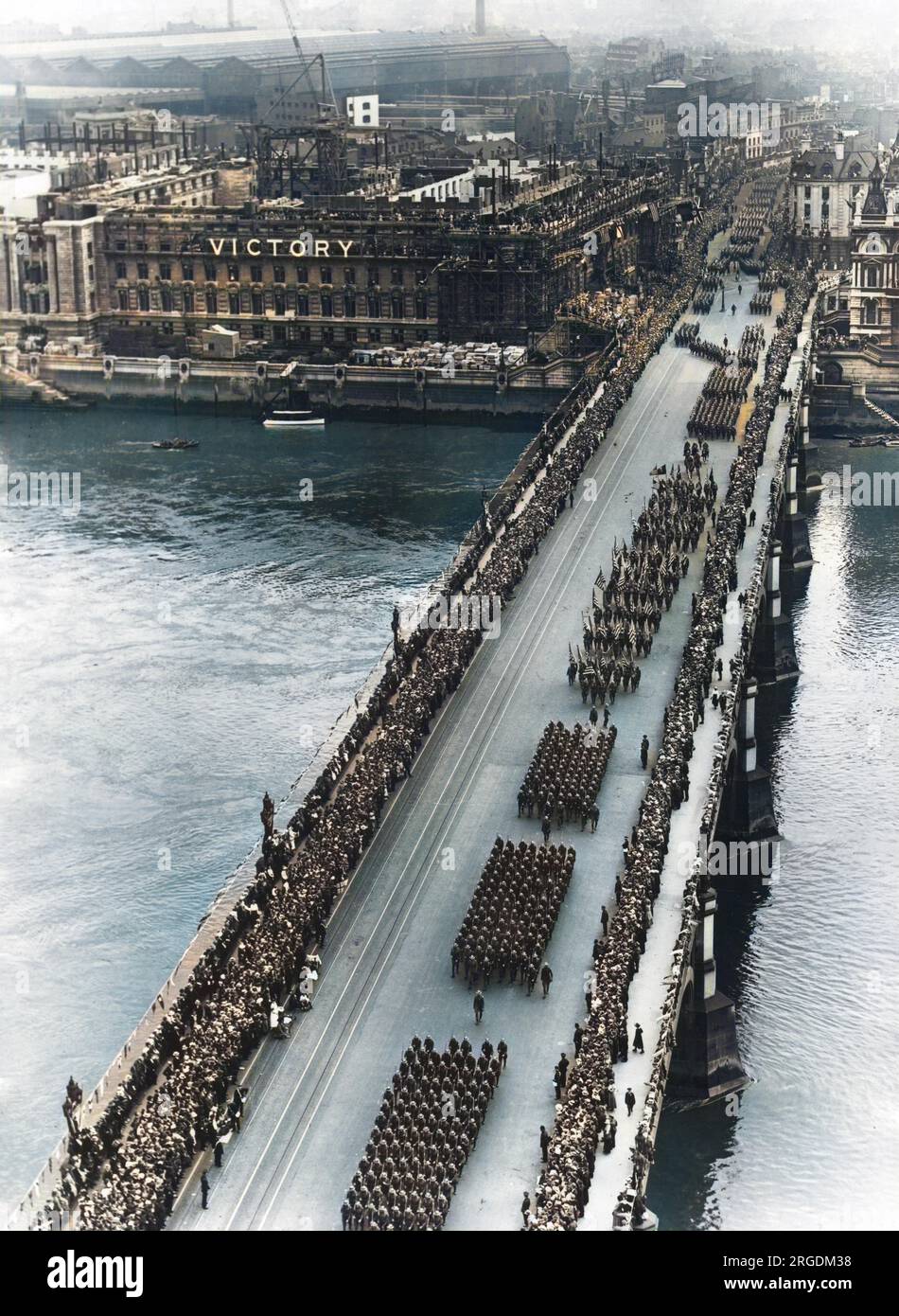 The American contingent in the Peace Day Victory procession to ...