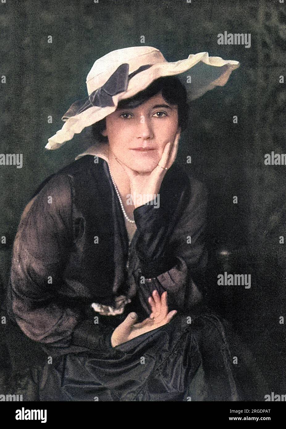 Revue dancer hi-res stock photography and images - Alamy