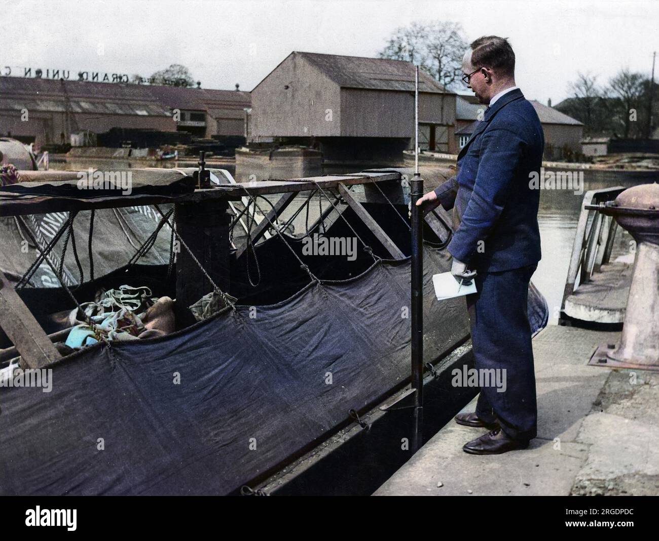 Calculating the weight of a barge load by displacement of water, on the ...