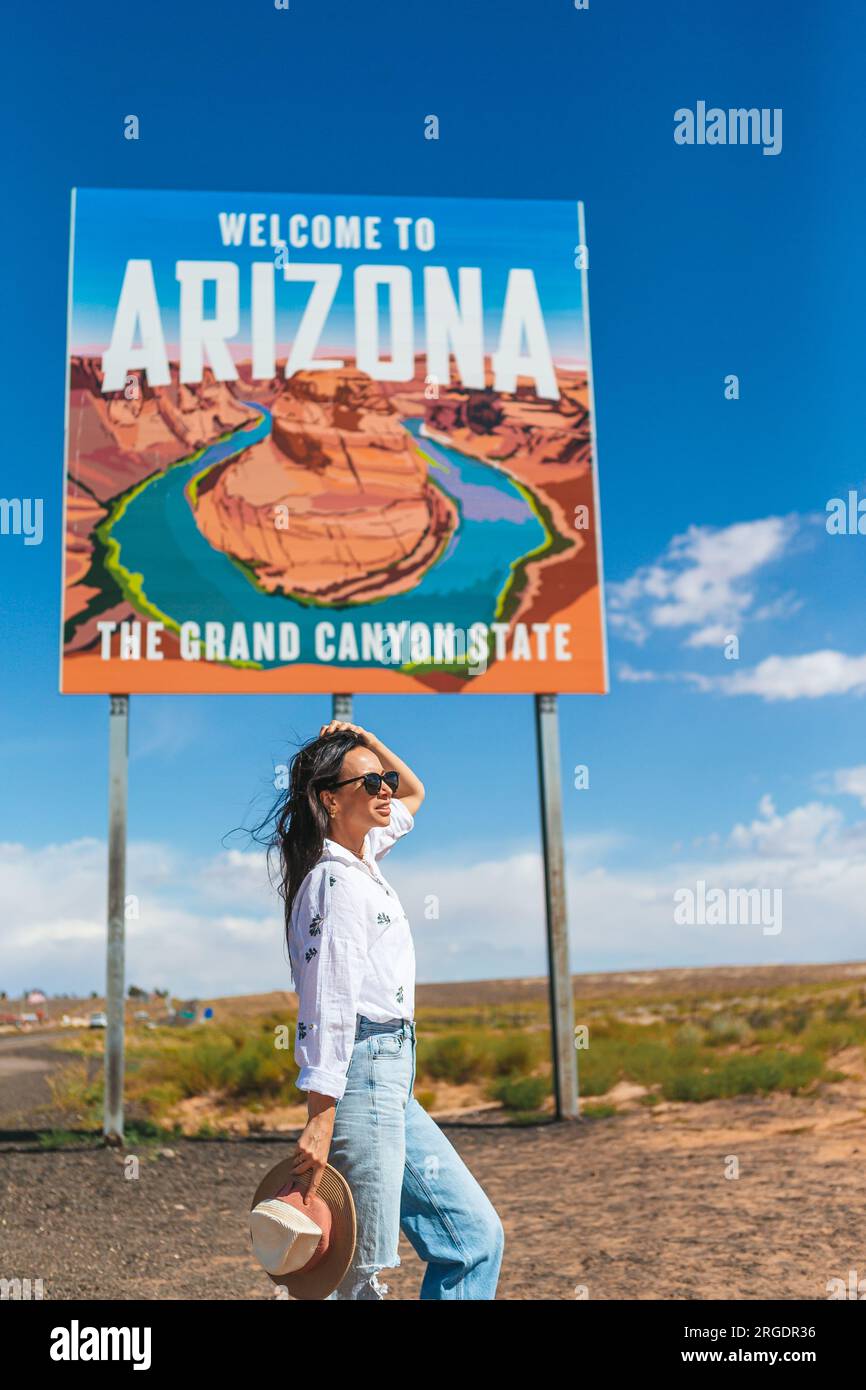 Sign on the navajo nation hi-res stock photography and images - Alamy