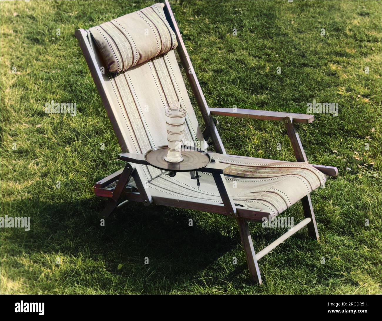 Swivel arm hi-res stock photography and images - Alamy