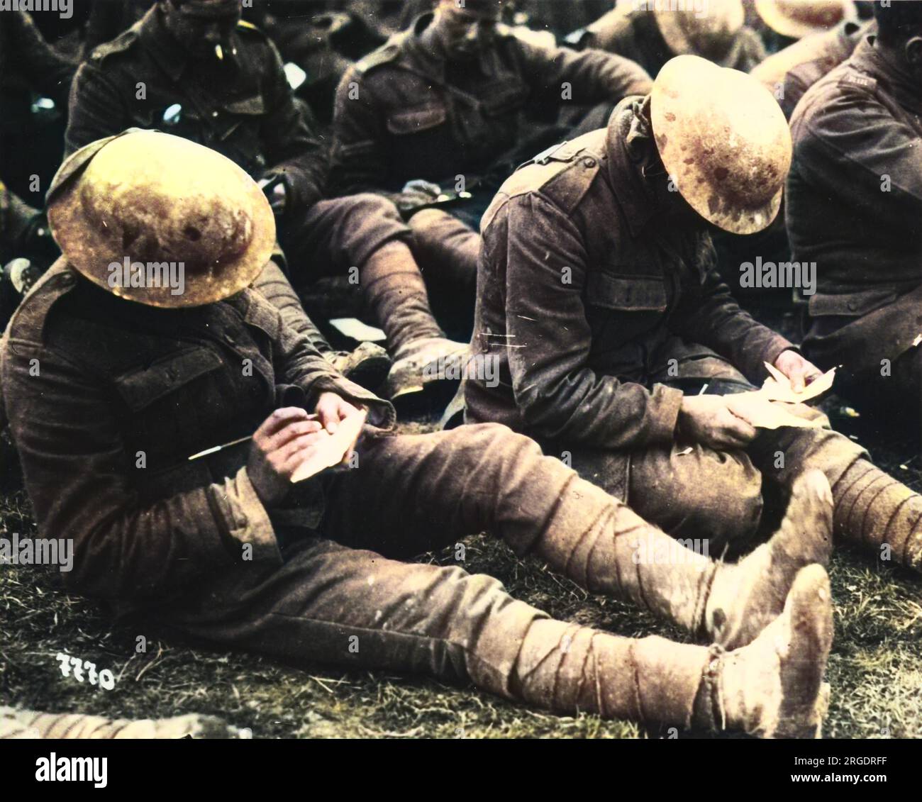 British soldiers on the Western Front write letters to home Stock Photo ...