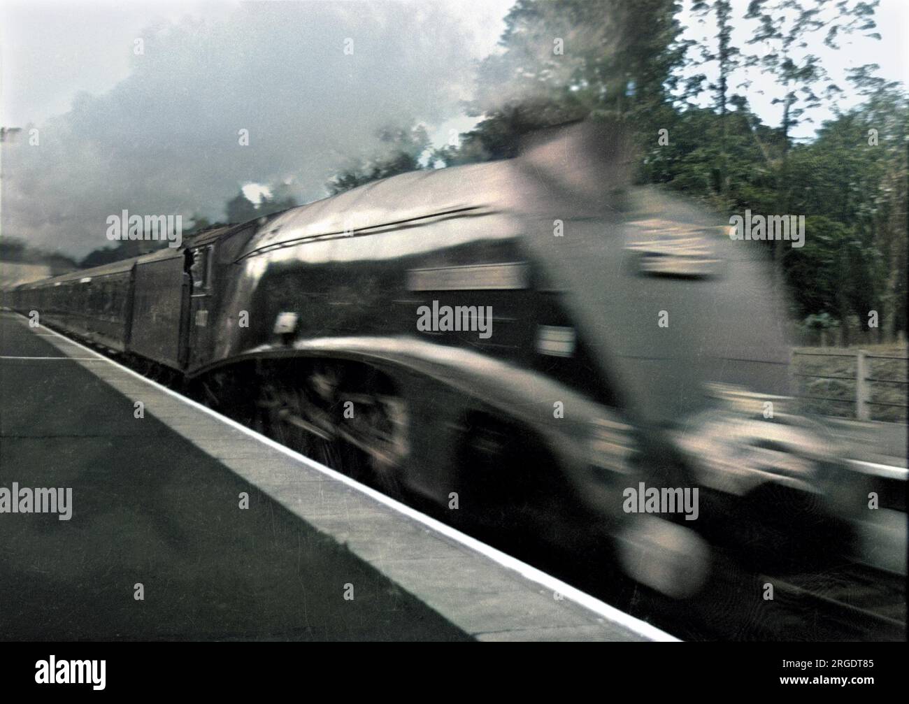 Steam train station platform hi-res stock photography and images - Alamy