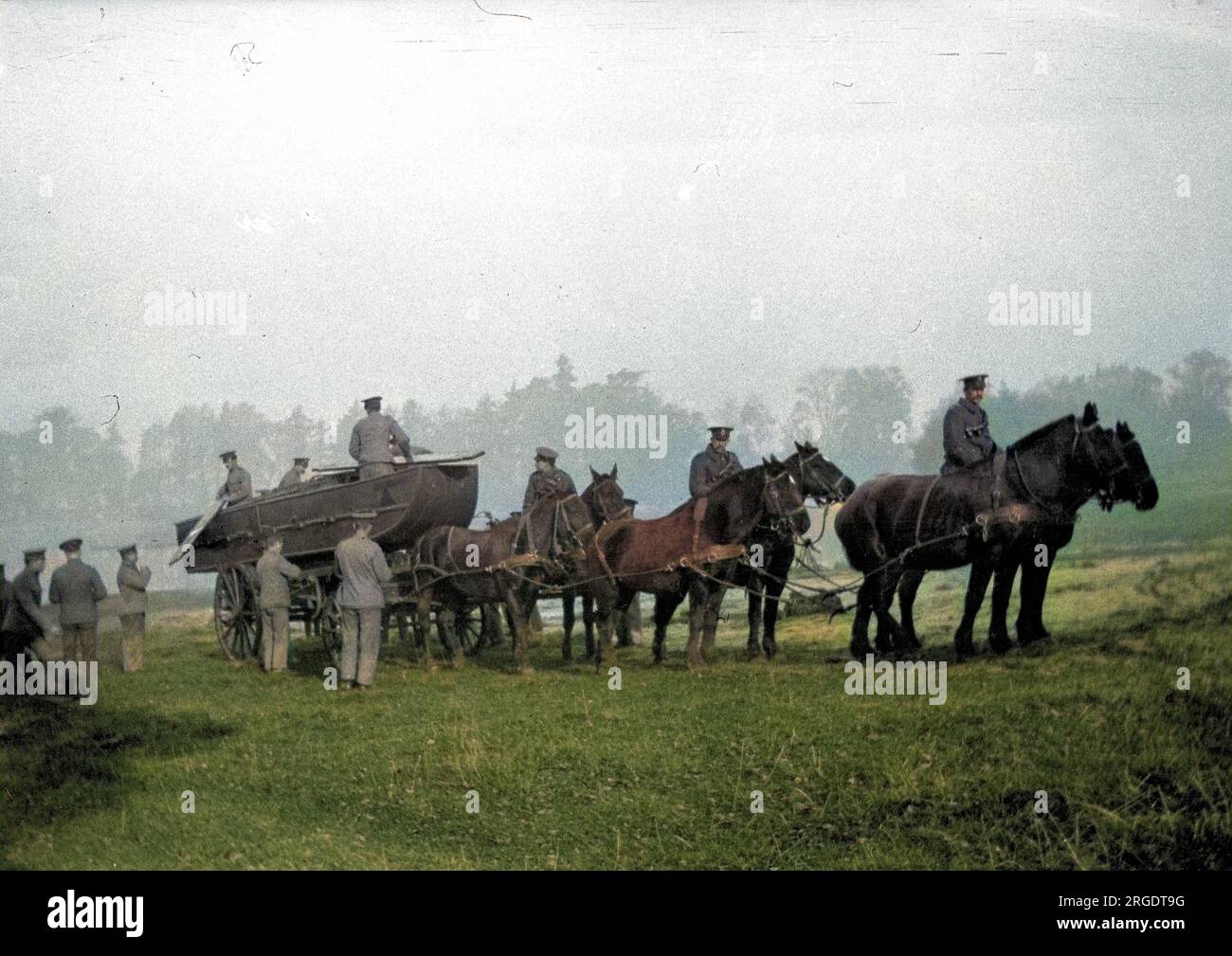 Horse pulling cart hi-res stock photography and images - Alamy
