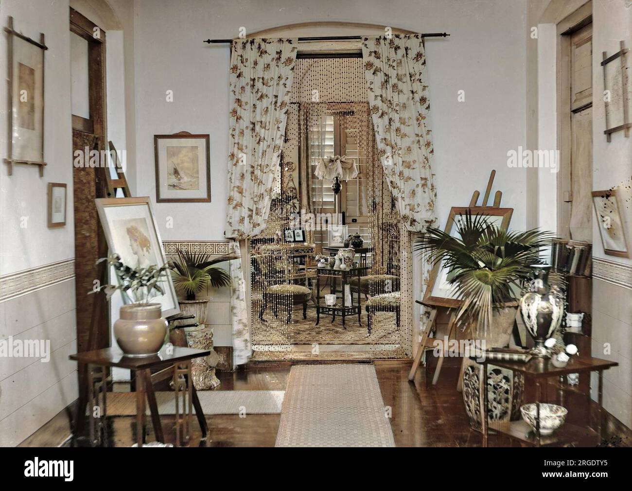 Beaded interior hi-res stock photography and images - Alamy