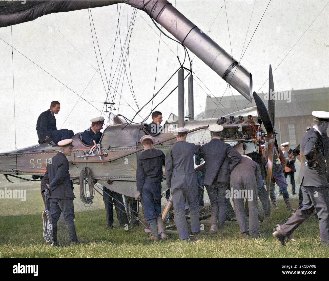 British airship pilot hi-res stock photography and images - Alamy