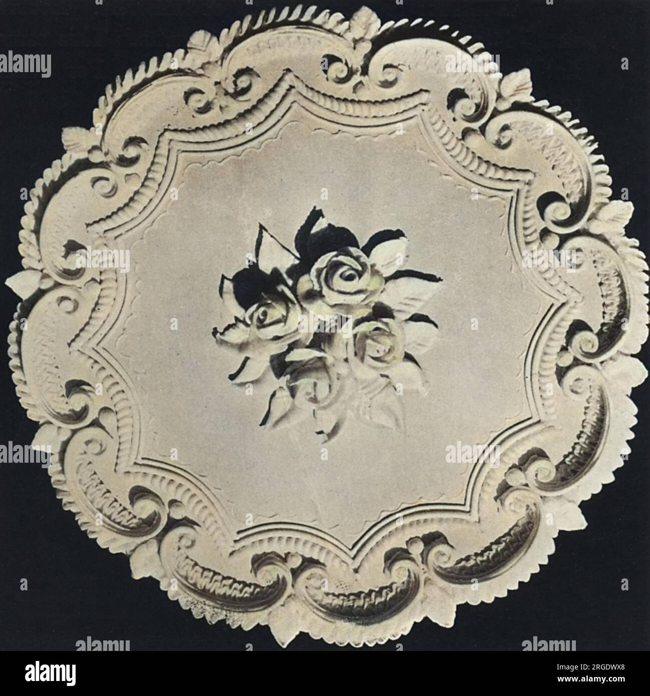 Designs for Cake Tops, Serrated Scallop Scroll Design Stock Photo - Alamy
