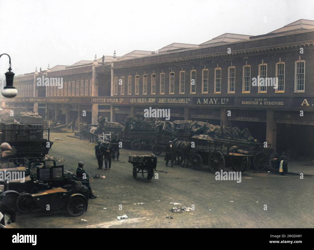 Horse and cart deliveries being made to shops in London Stock Photo - Alamy