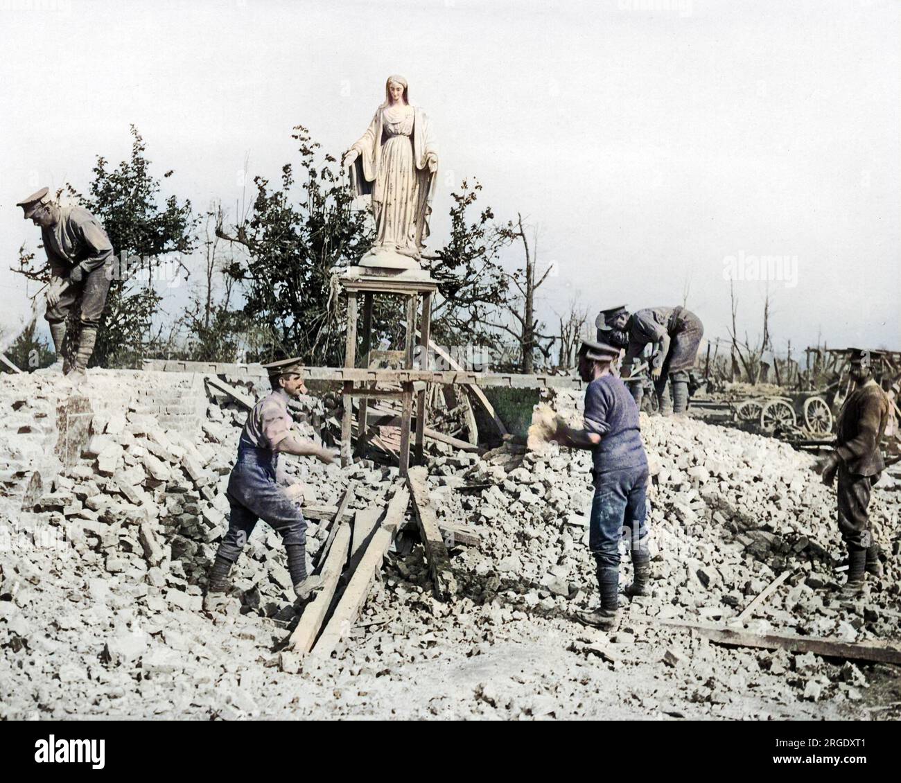 A statue known as the Virgin of Montauban, the only thing in the area ...