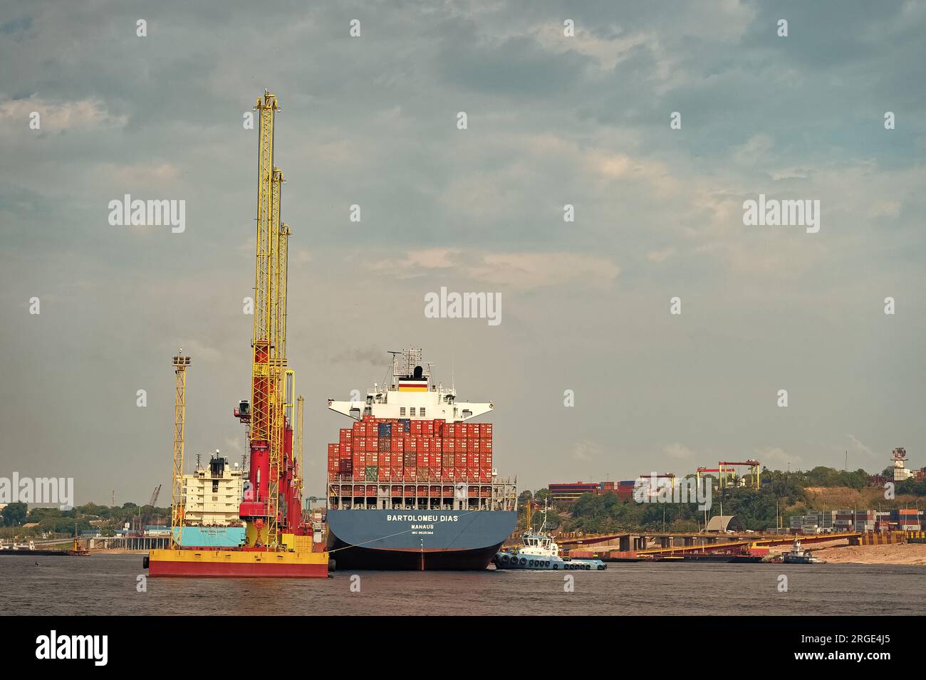Container ship in port manaus hi-res stock photography and images - Alamy