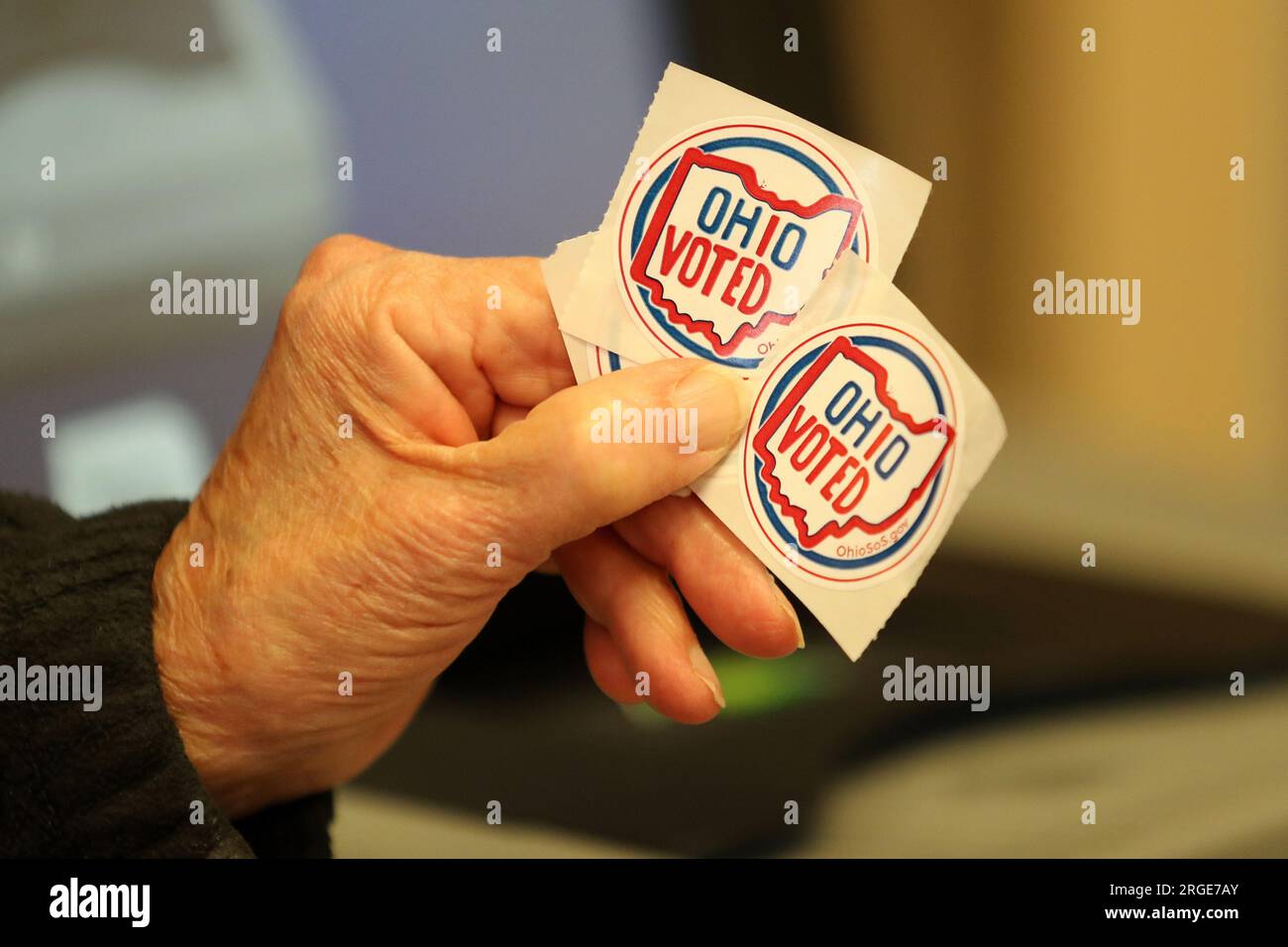 Medina, United States. 08th Aug, 2023. A board of elections volunteer ...
