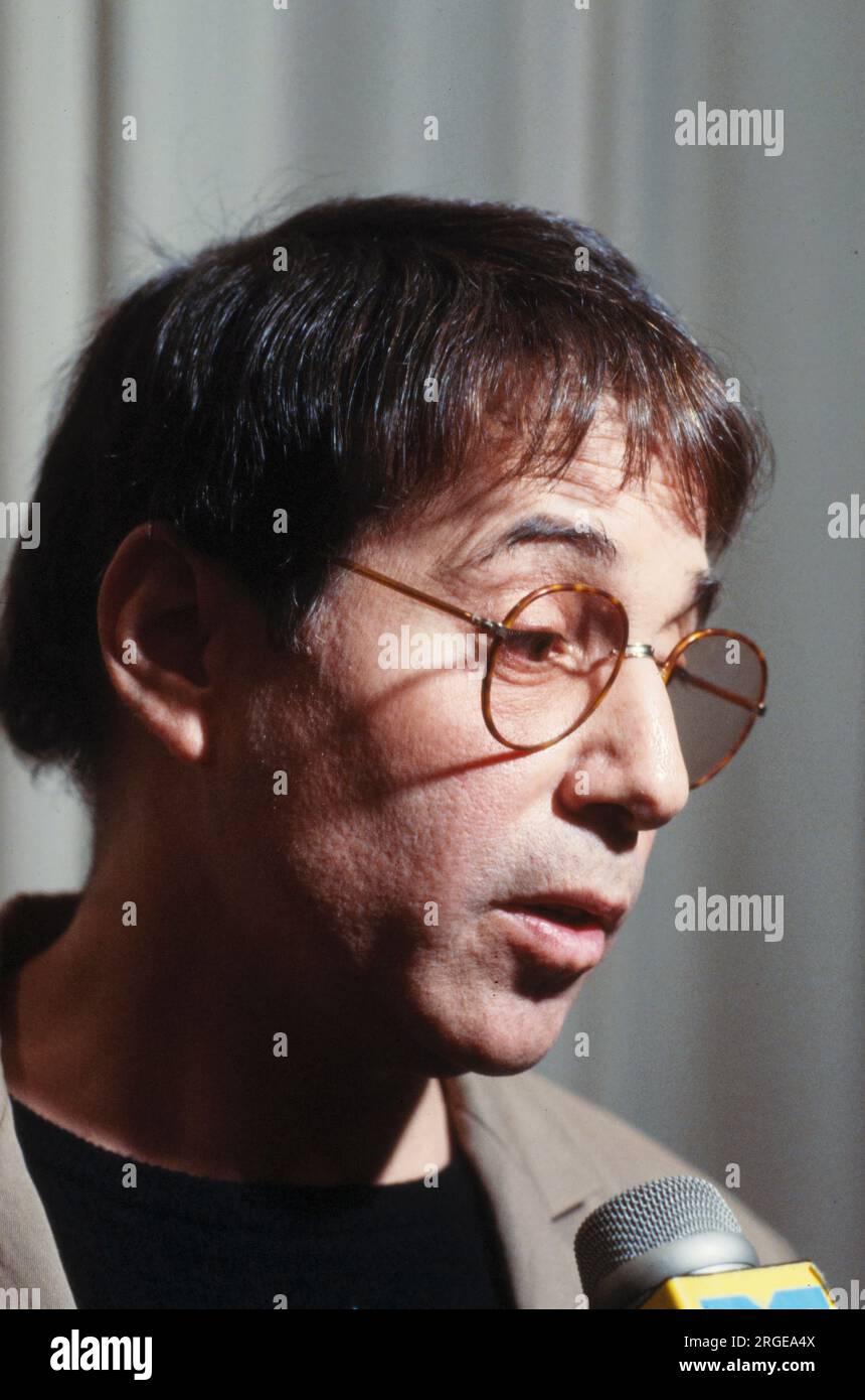 Singer simon simons hi-res stock photography and images - Alamy