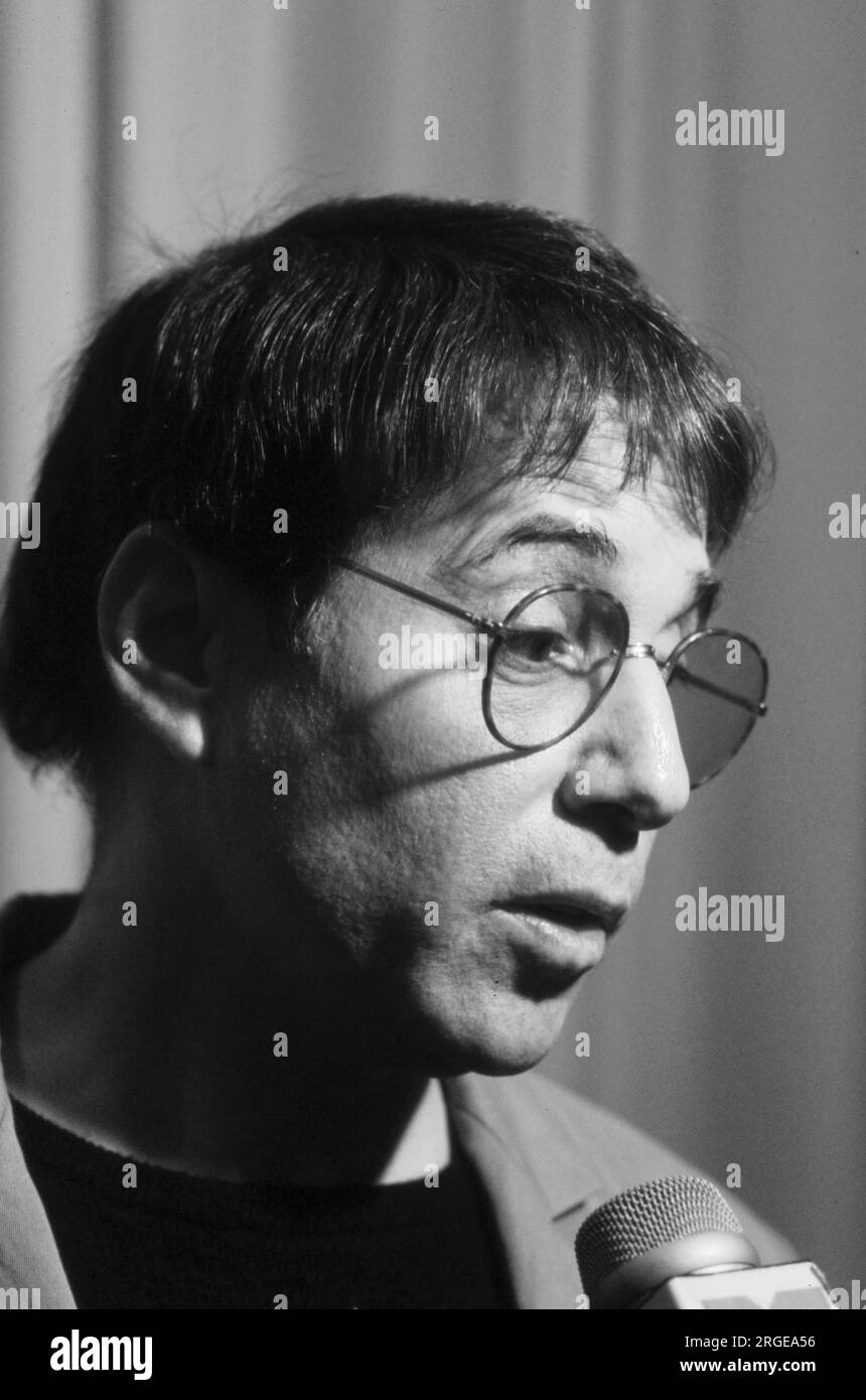 Singer simon simons hi-res stock photography and images - Alamy