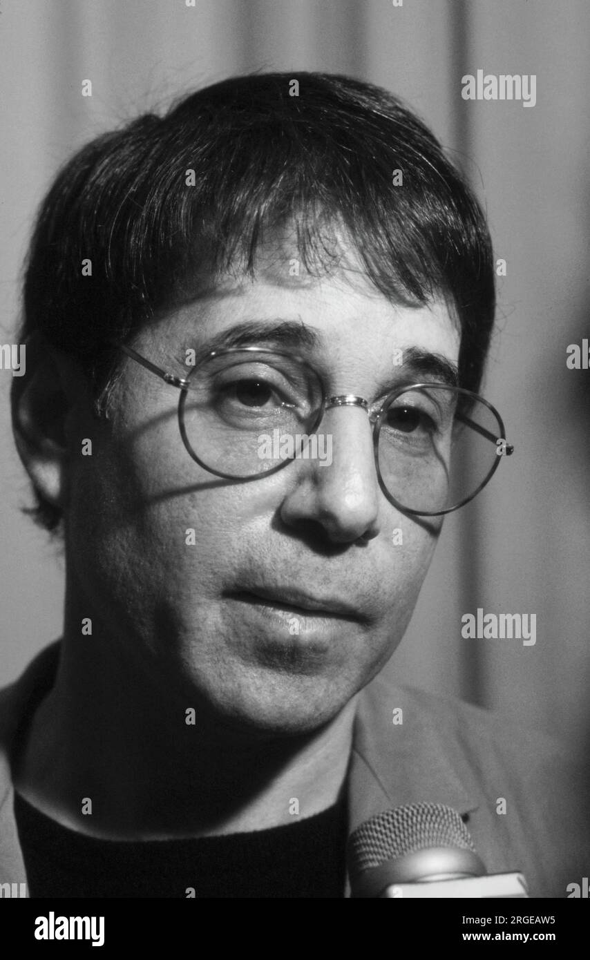 Singer simon simons hi-res stock photography and images - Alamy