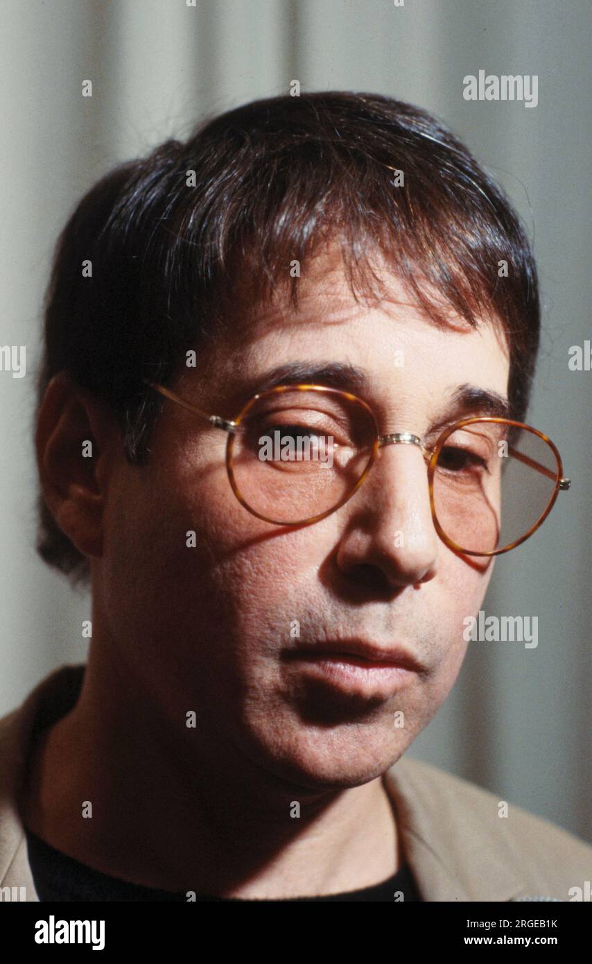 Singer simon simons hi-res stock photography and images - Alamy