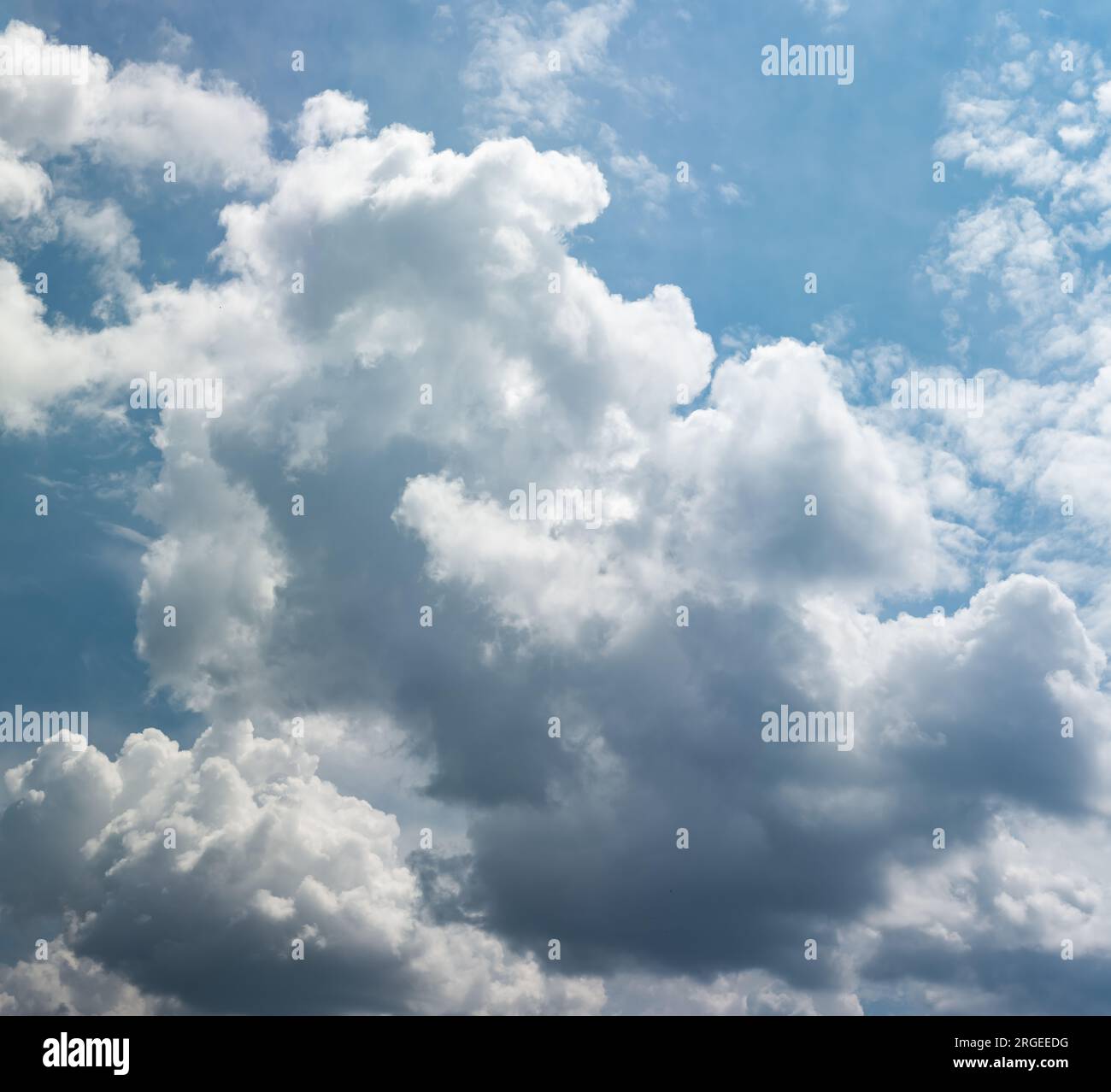 Towering cumulus hi-res stock photography and images - Alamy