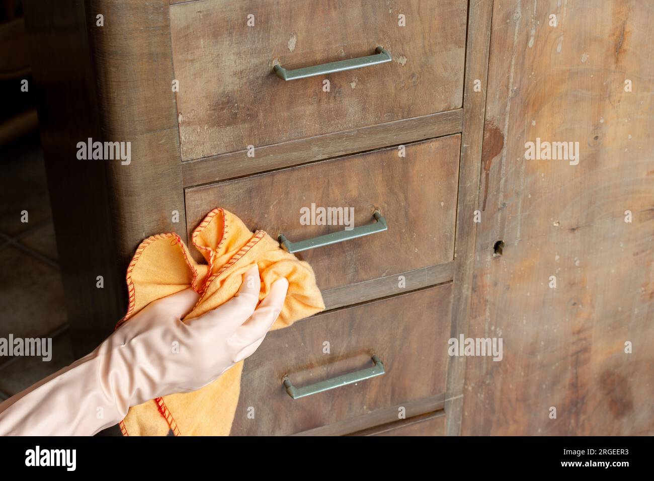 Restoration of antique furniture. Cleaning Stock Photo - Alamy