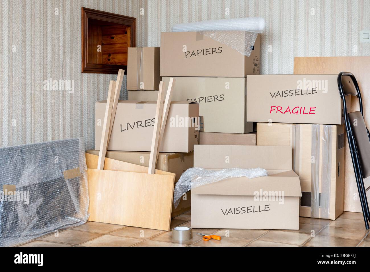 Furniture transporting hi-res stock photography and images - Alamy