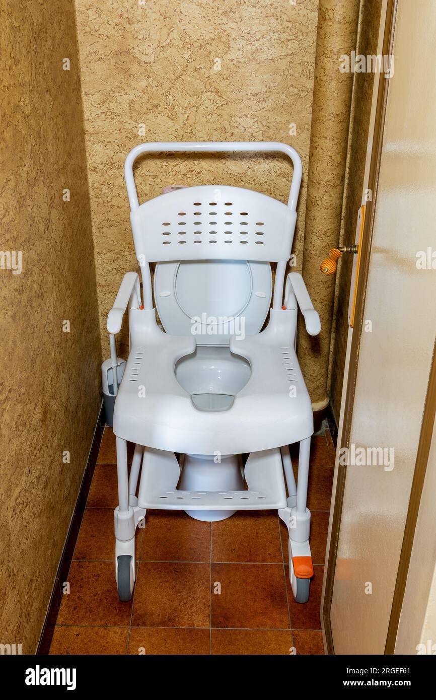 Shower commode chair hi-res stock photography and images - Alamy