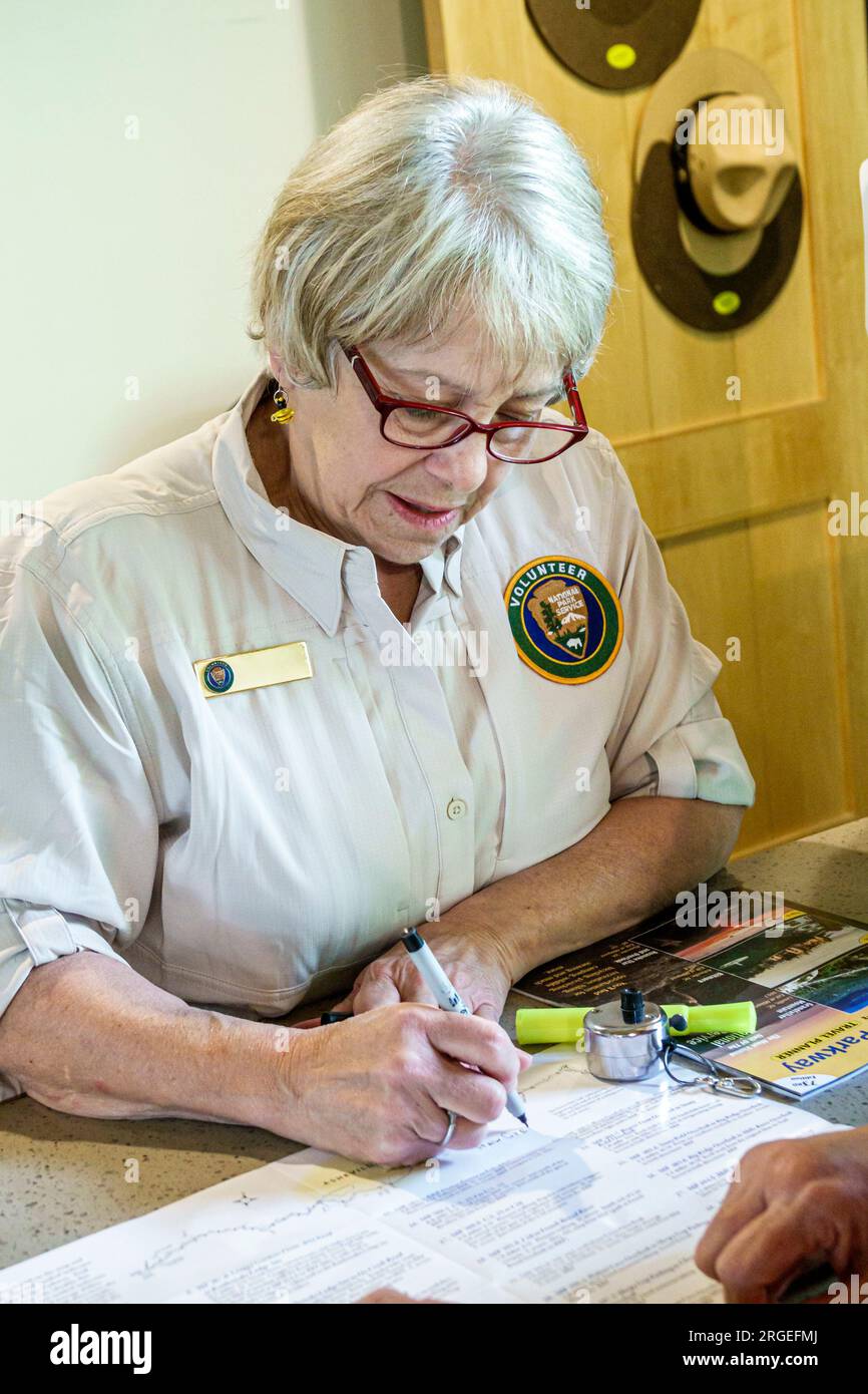 Blue ridge parkway visitor center centre hi-res stock photography and ...