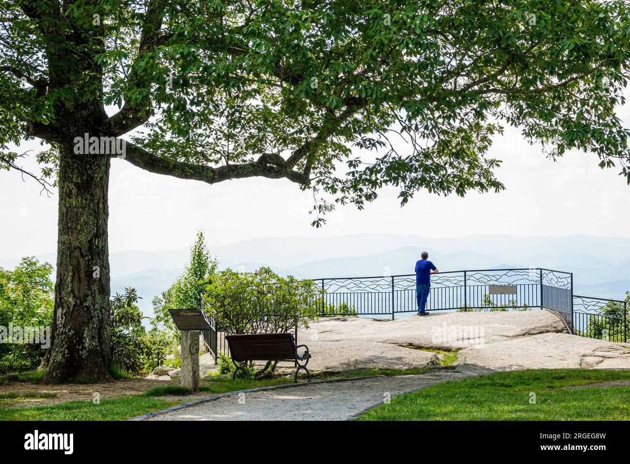 Jump off rock overlook hi-res stock photography and images - Alamy