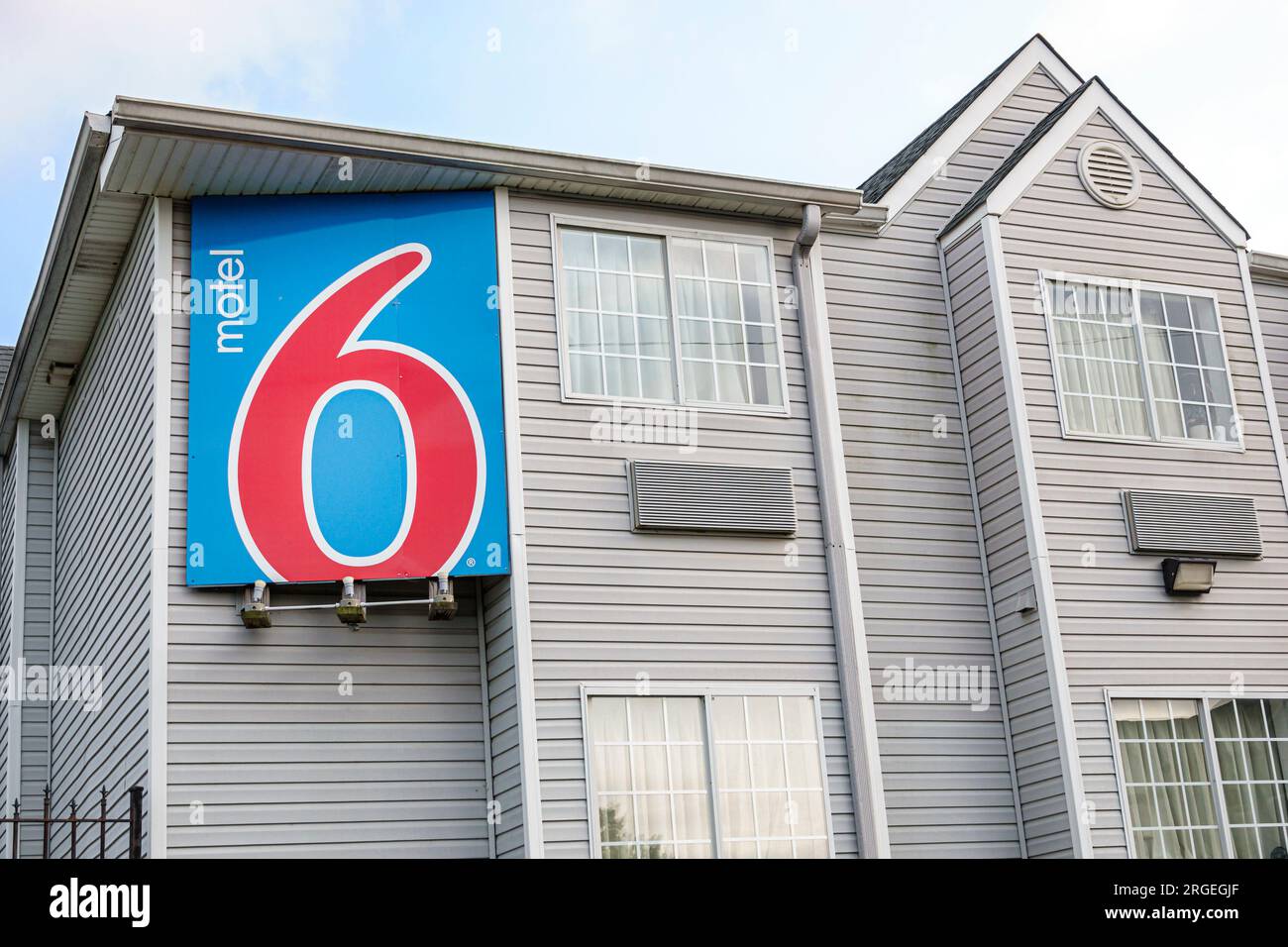 Motel 6 sign hi-res stock photography and images - Alamy