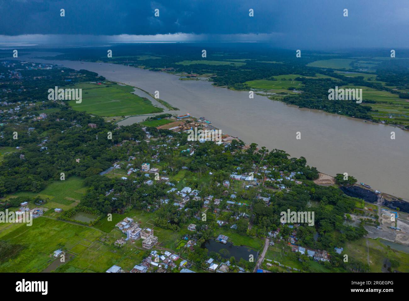 Aerial view of Kirtonkhola River in Barisal, Bangladesh Stock Photo - Alamy