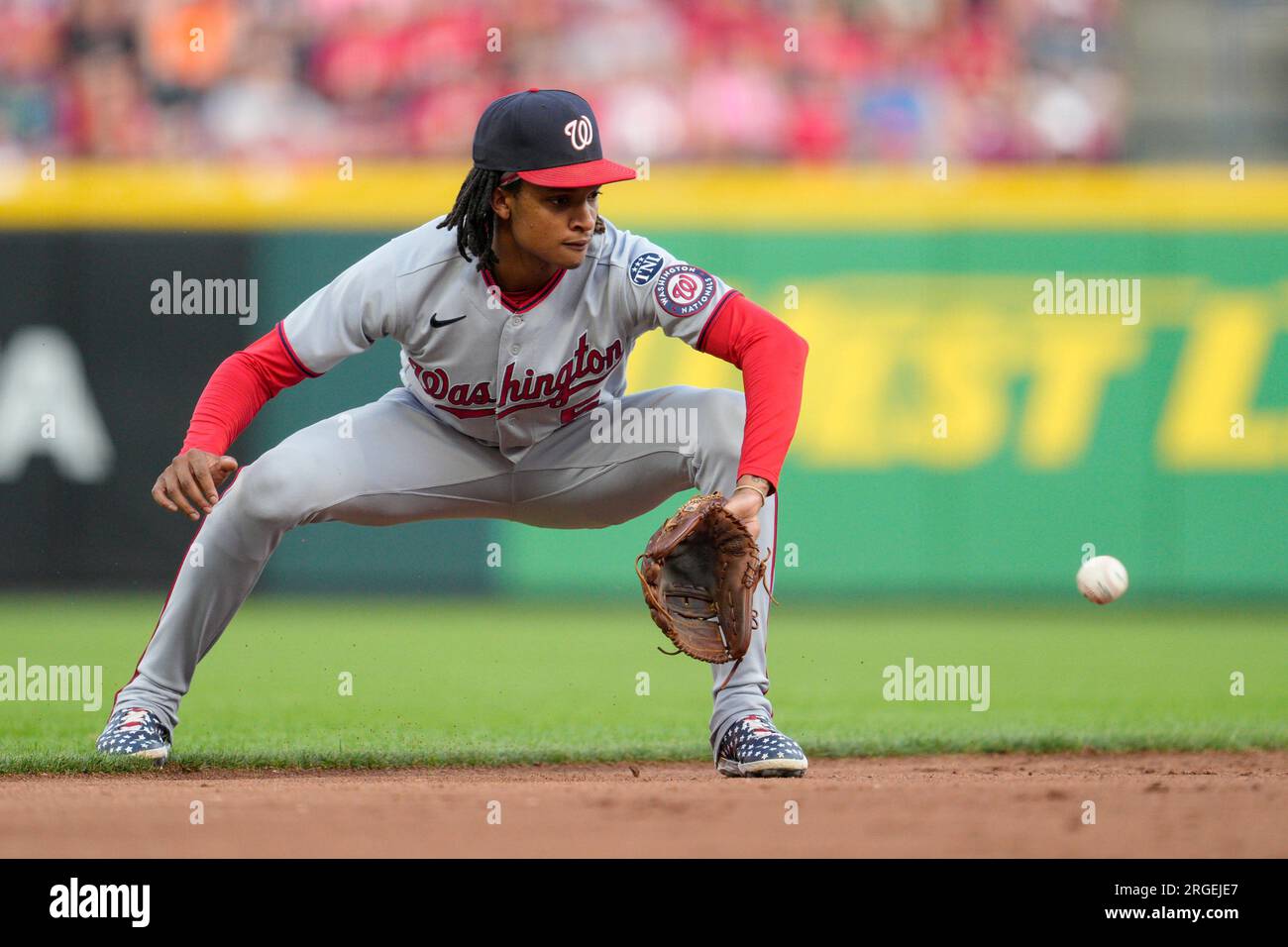 Washington Nationals shortstop CJ Abrams (5) fields a ground ball ...