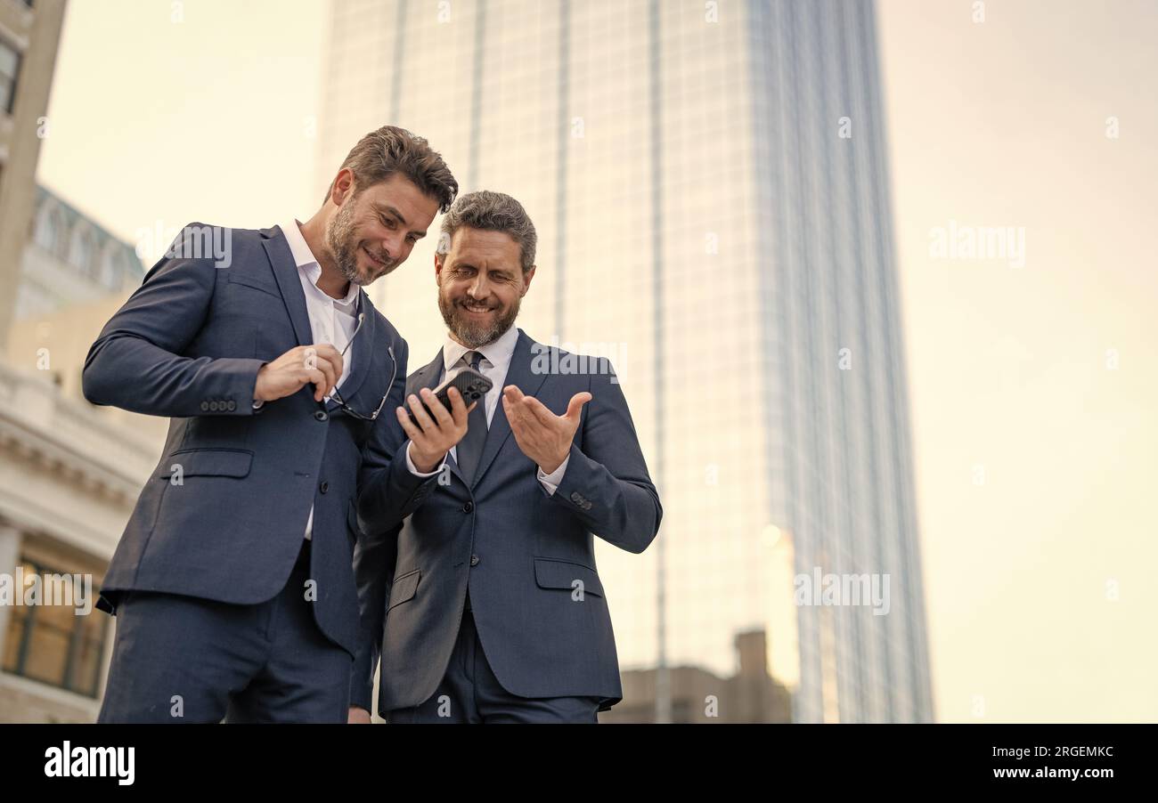 trader business men freelancing online with phone, copy space. photo of ...