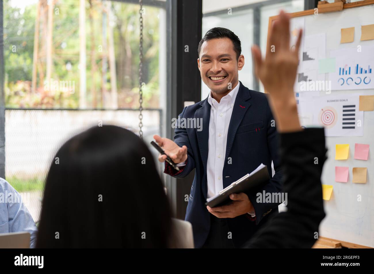 Asking boss hi-res stock photography and images - Alamy