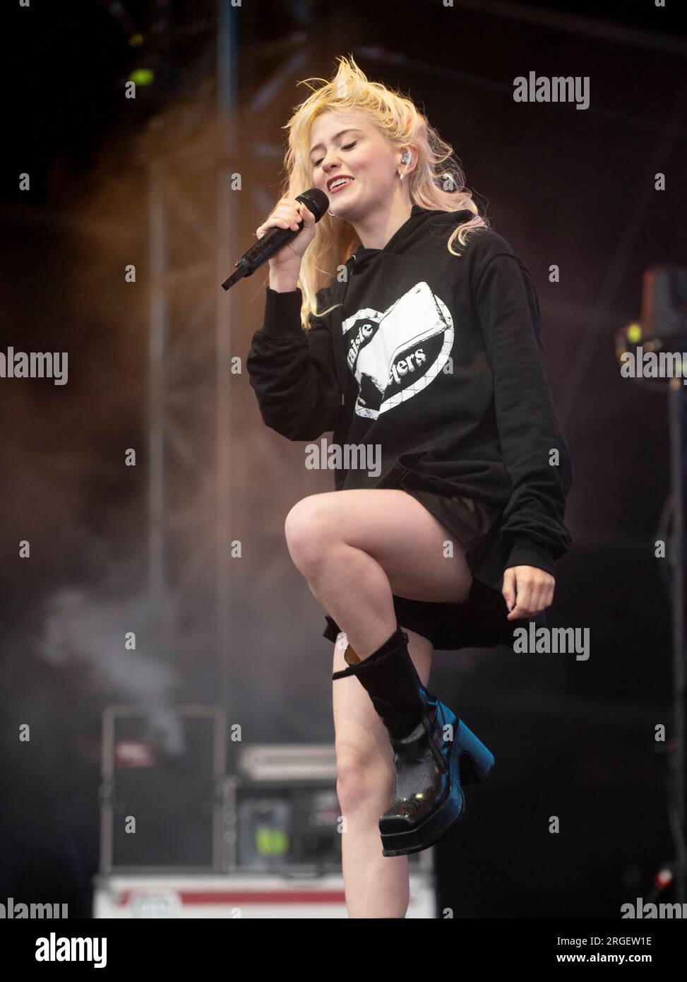 Masie Peters preforming at truck Festival 22 July at Hill Farm ...