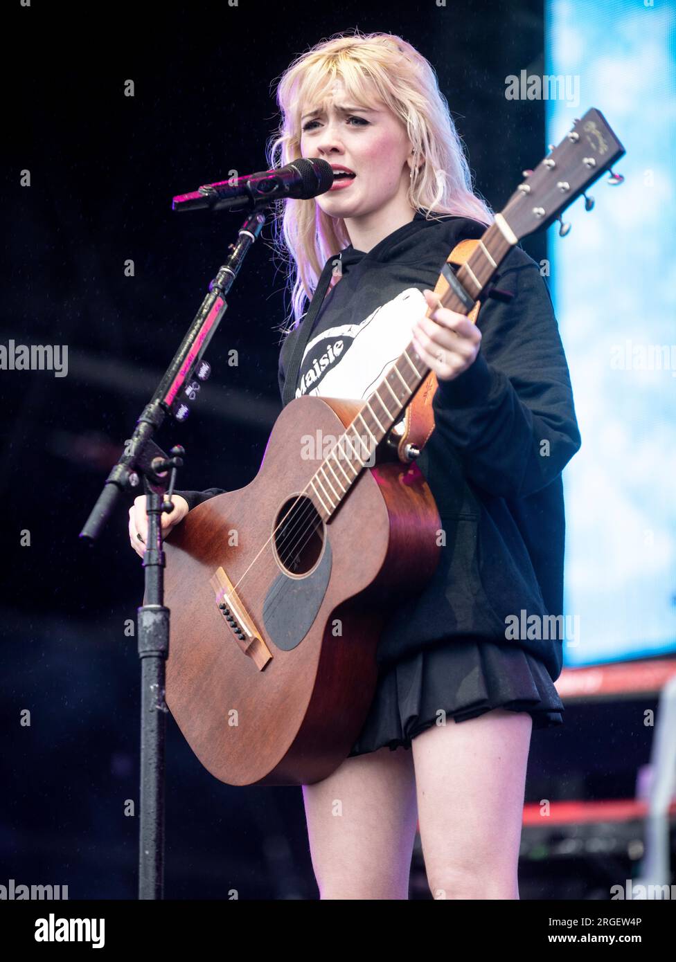 Masie Peters preforming at truck Festival 22 July at Hill Farm ...