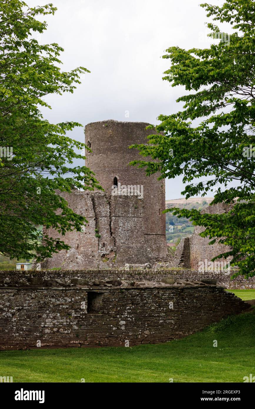 Tretower Castle/ Llys a Chastell Tre-tŵr Stock Photo - Alamy