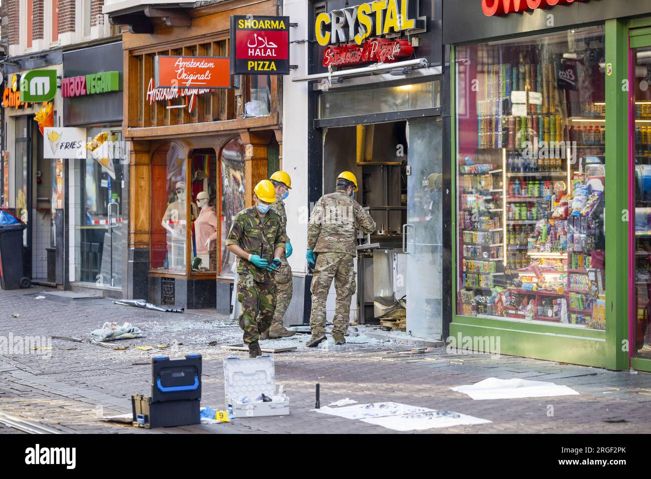 AMSTERDAM - Investigation in the Leidsestraat after an explosion at a ...