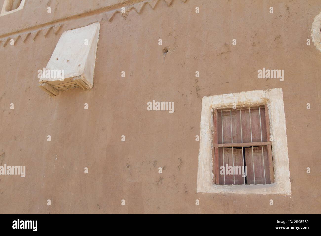 Saudi door window riyadh hi-res stock photography and images - Alamy