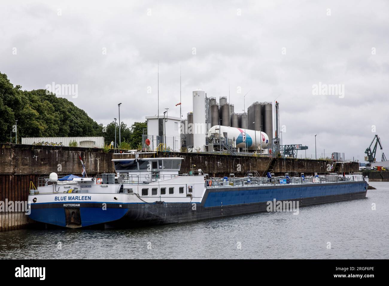liquid cargo ship Blue Marleen at the shore-to-ship bunkering station ...