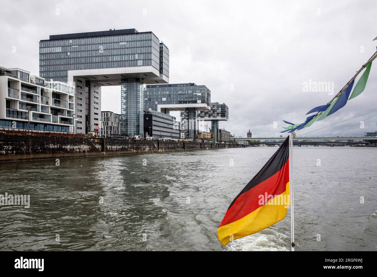 the Crane Houses in the Rheinau harbour, architect Hadi Teherani, river ...