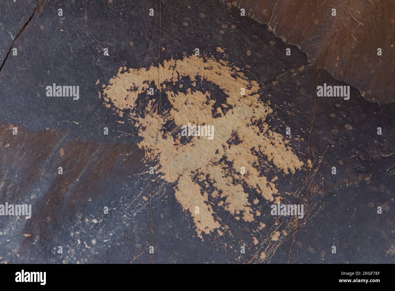 Carving craft activity photos hi-res stock photography and images - Alamy