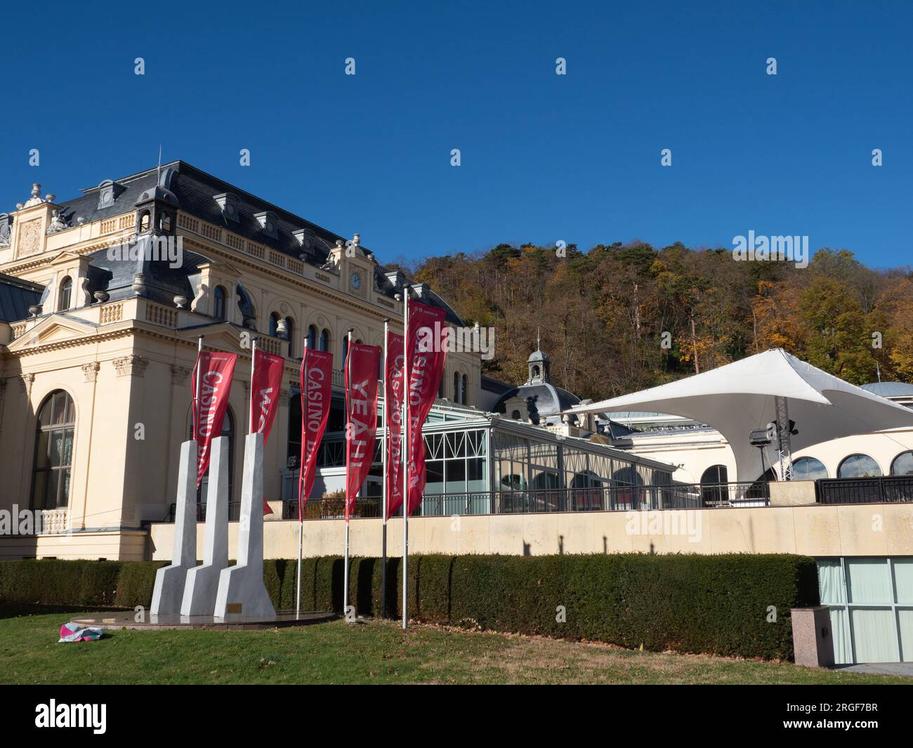 Craps tables hi-res stock photography and images - Alamy