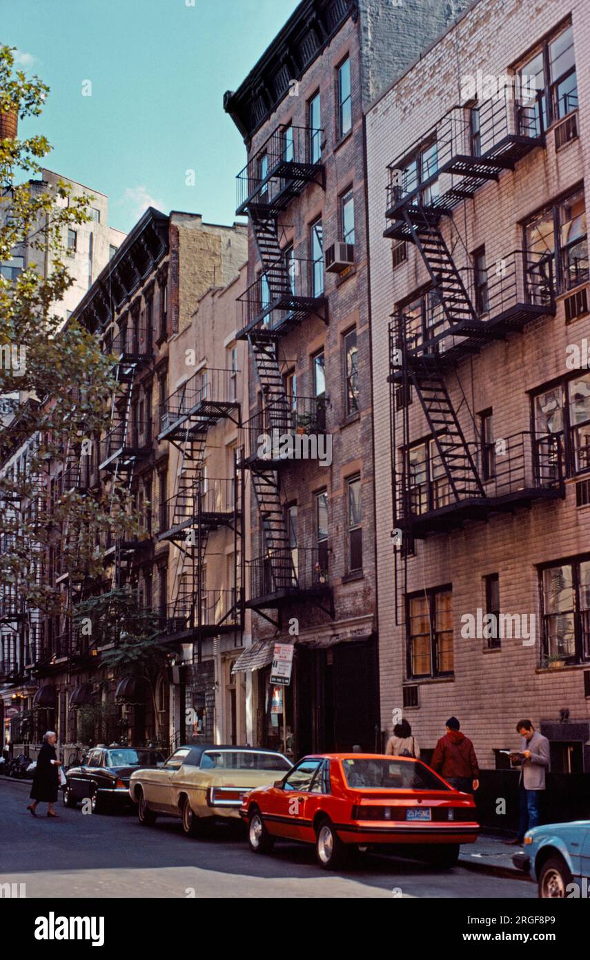 New York Usa Greenwich Village Apartment Block Brownstone Buildings ...
