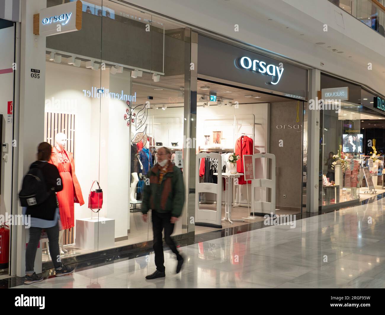 Shopping city süd vienna hi-res stock photography and images - Alamy