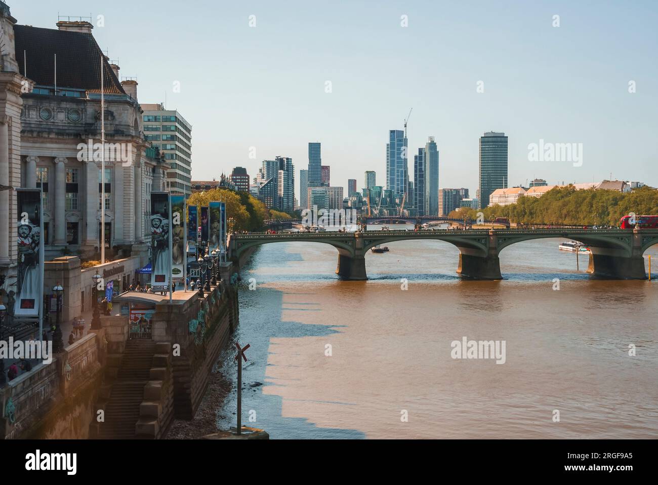 Waterloo bridge road hi-res stock photography and images - Alamy